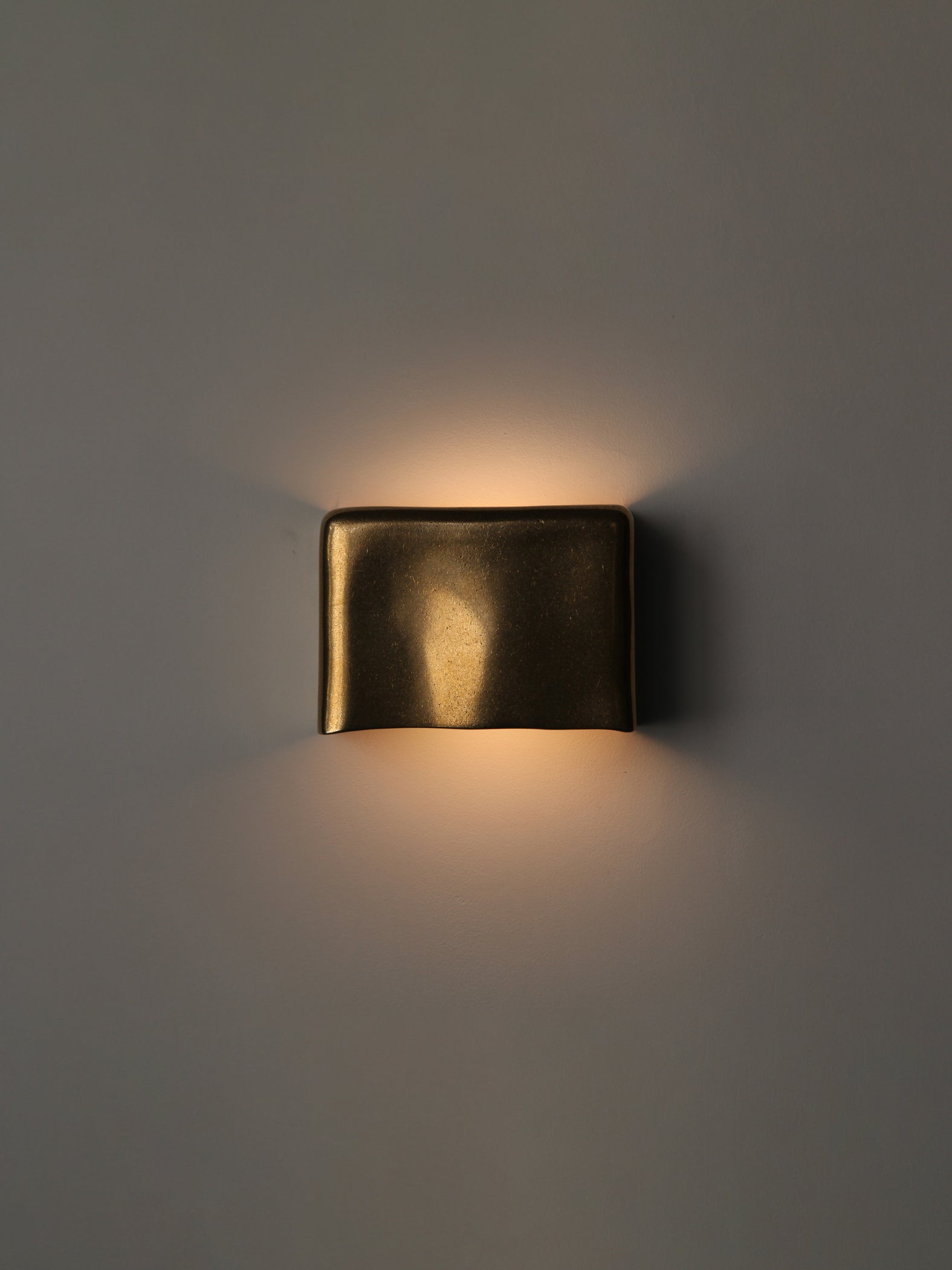 Scape Wall Light in Brass– Stem Design
